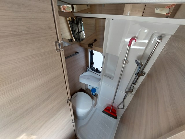 Camper van 2 posti 5.99 metri - Noleggio Camper in tutta Italia da ...